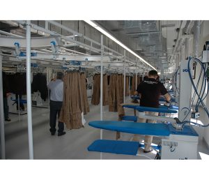 Conveyor System For Finishing Line - AM Automation